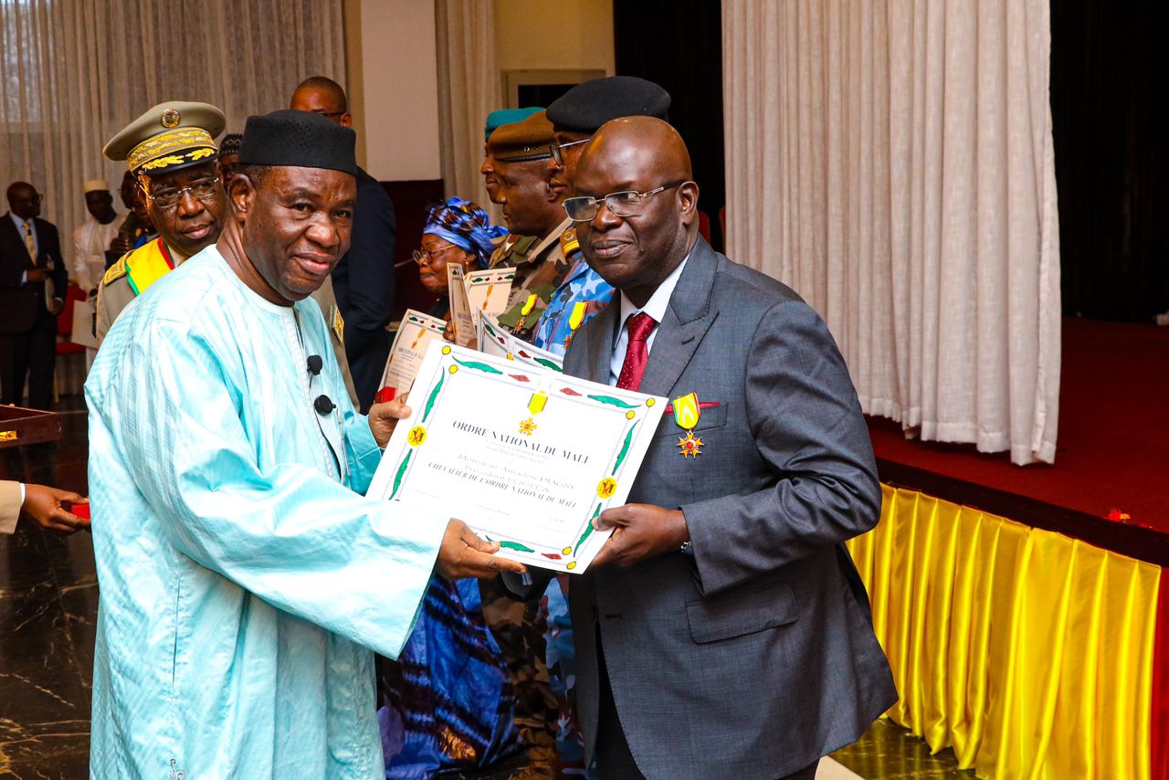 Mali : Amadou Diagne distingué par le Colonel Assimi Goita