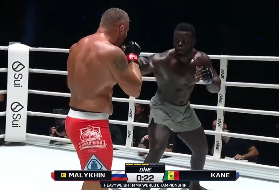 Oumar Kane alias Reug-Reug devient champion du monde MMA